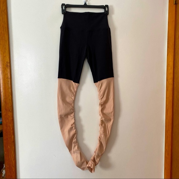 ALO Yoga | Pants & Jumpsuits | Alo Yoga Black Blush Pink Goddess ...